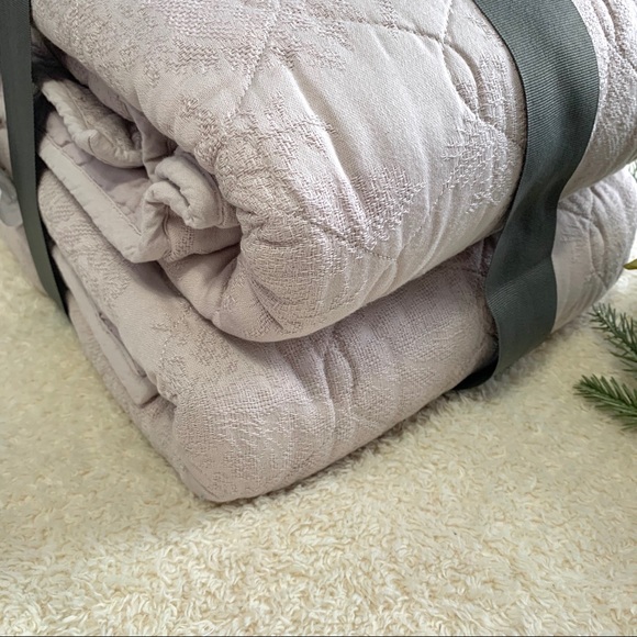 Threshold | Bedding | Threshold Textured Jacquard Quilt Fullqueen Beige ...
